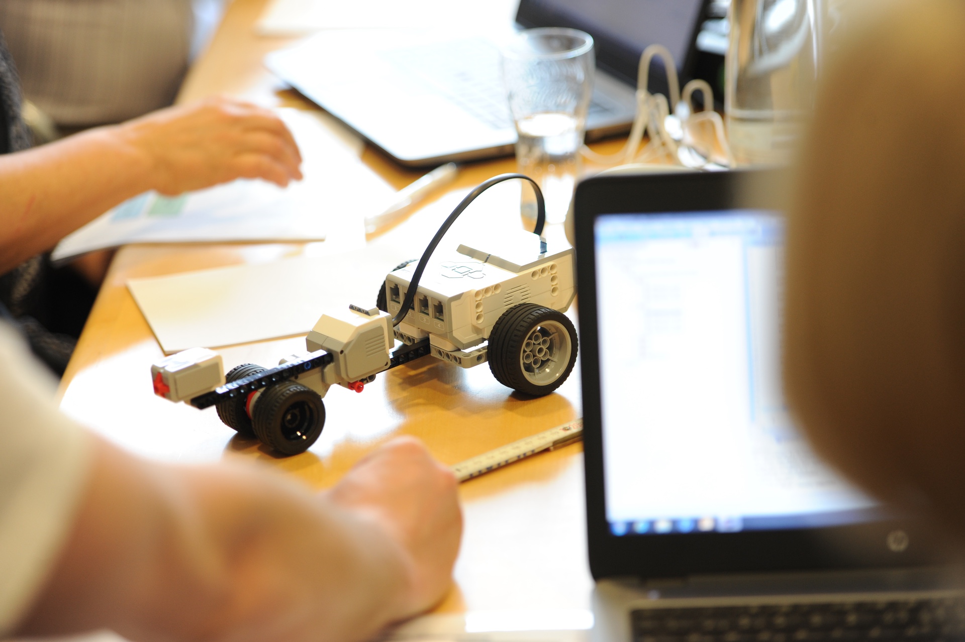 Hack your robot! – Spielst Du noch oder programmierst Du schon ...